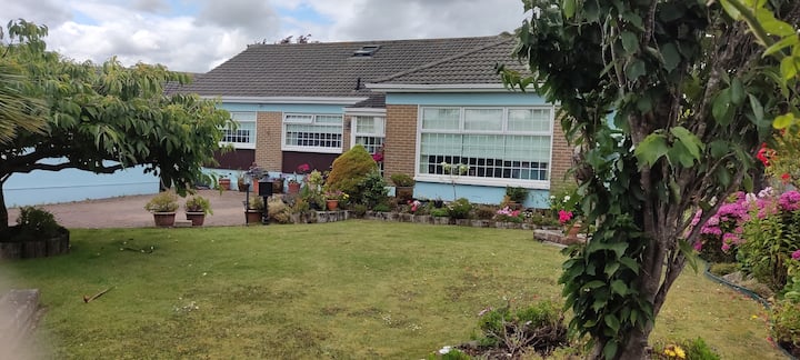 Twin Bedded Room €90 Per Night Lite Breakfast Rm 1 - Portmarnock