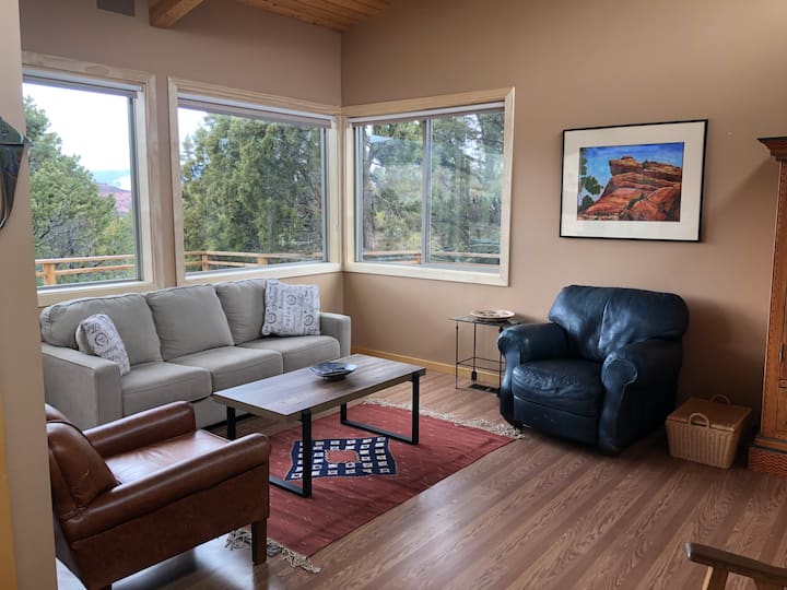 Spacious Southwestern Cabin With Gorgeous View! - Torrey, UT