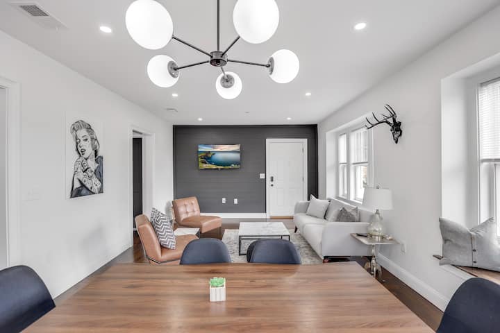 Modern Farmhouse Living, Steps From Downtown Salem - Salem, MA