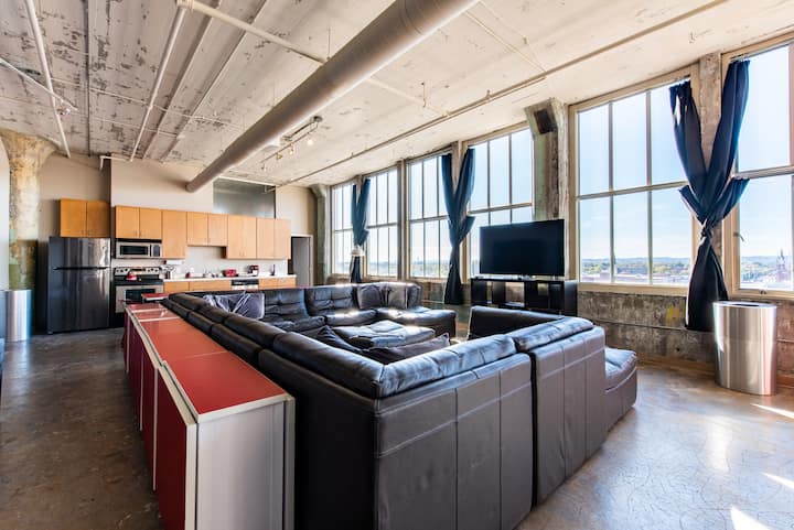 Downtown Louisville - Entire Condo With A View! - Louisville, KY