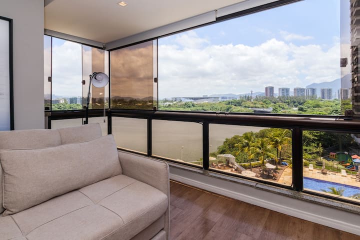 Queen Victoria - Orla Da Barra Da Tijuca - Rio de Janeiro