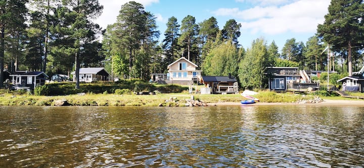 Charmig Stuga Med Egen Strand. - Luleå