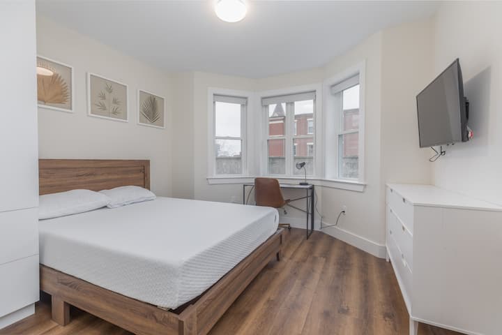 Pvt. Bedroom & Bath | Co-live By Thatch™ | 31 #1b - Boston, MA