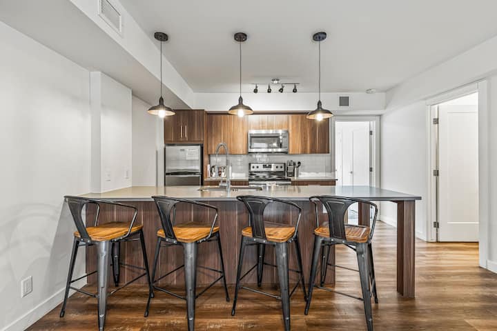 Basecamp Resorts Canmore | 1 Bedroom Suite - Canmore