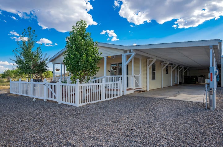 Entire Home: 5 Min To Downtown & Black Canyon - Montrose, CO