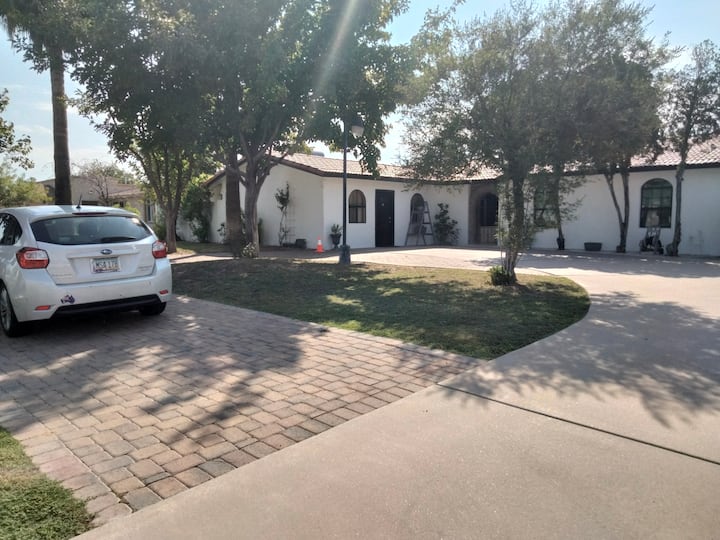 Clean And Cozy Guest Home - Phoenix, AZ