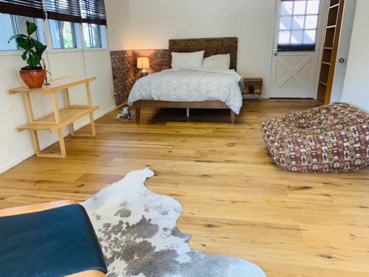 Private Secure Guest House - Pasadena, CA