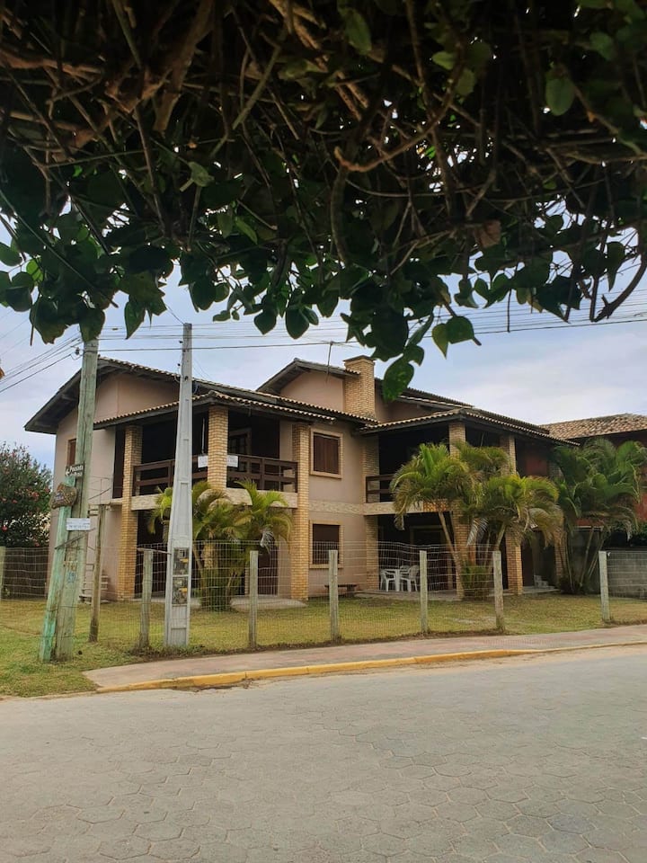 Casas Luiz Bernardo 114 A - Garopaba