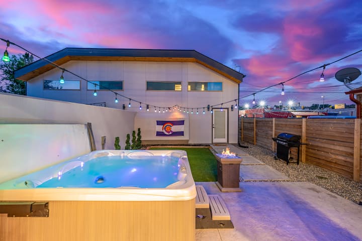 Roof Top Patio, Hot Tub, & Minutes From Downtown! - Denver, CO