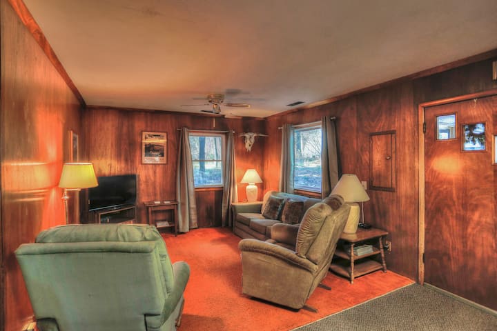 Affordable Mccall Cabin Near Lake, Trails & Town - McCall, ID