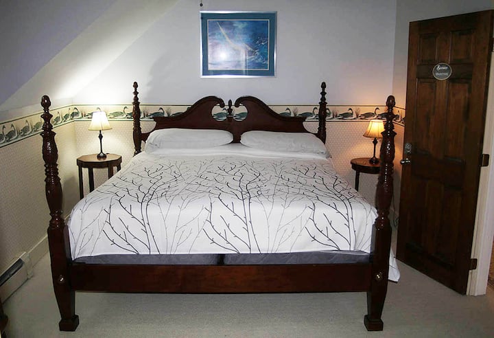 Maritime Room At Saisons Inn - Ellicottville, NY