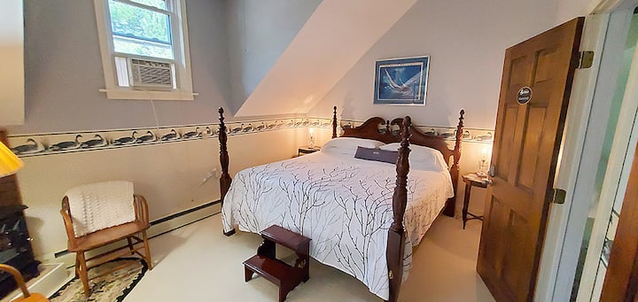 Maritime Room At Saisons Inn - Ellicottville, NY