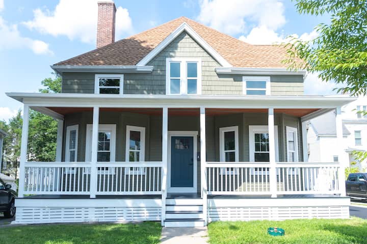 Modern & Spacious 4 Bedroom Single Family Home - Worcester