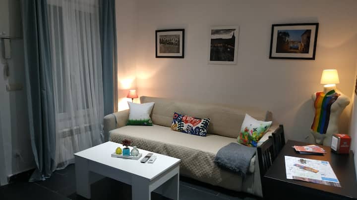 Bonito Apartamento En Embajadores - Madrid