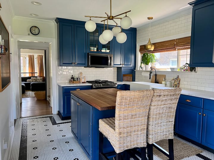 “Edgewater” /3 Bd 3.5 Ba Century Home (Near Beach) - クリーブランド, OH