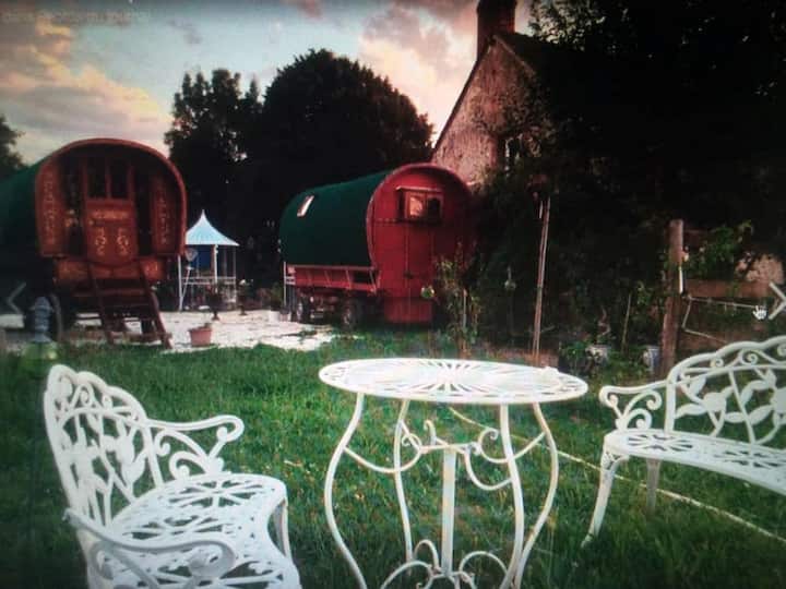 Les Roulottes Des Amoureux - Courtenay, France