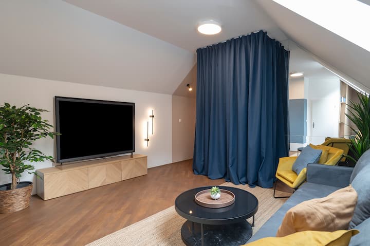 Spacious Duplex Under The Ljubljana Castle - リュブリャナ