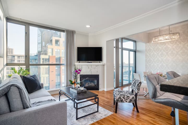 Exquisite Home In The Heart Of Yaletown W/ Parking - Vancouver