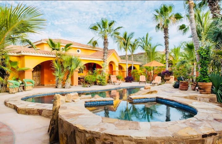 Iconic Beachfront Walkable To Town W/ New Casitas! - Los Barriles