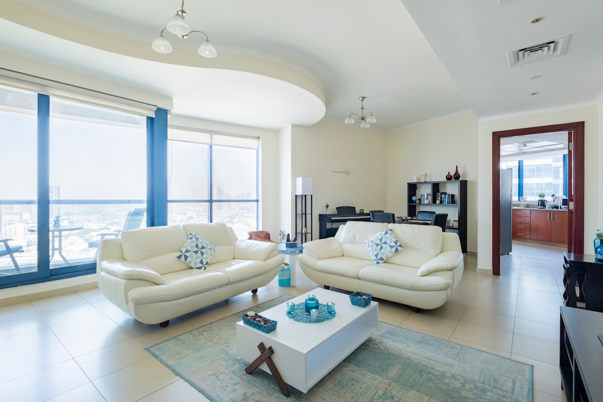 Dubai Marina Apartment Vacation Rentals - Dubai, United Arab Emirates ...