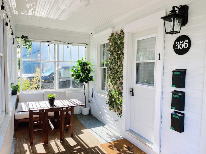 Spin & Sip | 2br, Dog-friendly, Bikes & Vinyl - Fredericton