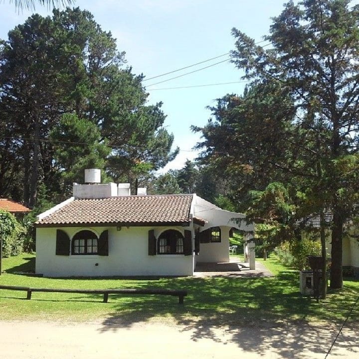 Casa Chalet Con Hogar, Parrilla, Parque Y Fogón. - Pinamar