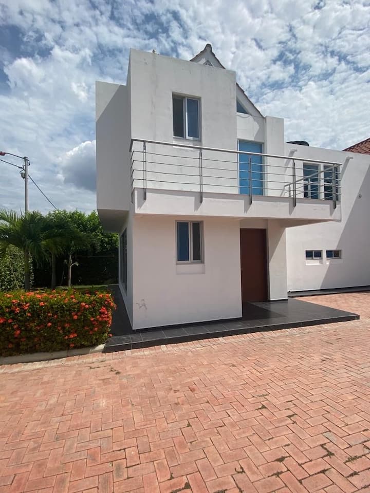 Hermosa Casa Campestre Con Piscina - Girardot