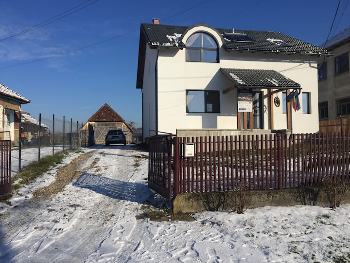 Casa De Vacanta 8 Locuri Pachet Revelion 3 Nopti - Хуст
