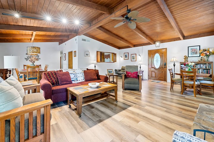 Sequoia Point Cabin ~ Cozy, 1 Min To Sequoia Park! - Three Rivers, CA