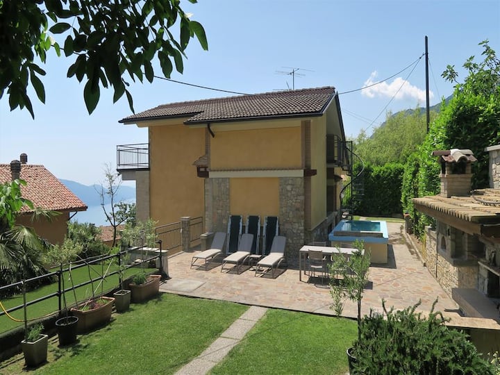 Villa Arianna: Garda Lake View Villa With Pool - Limone Sul Garda