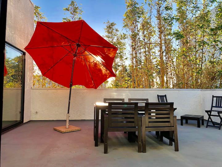 Modern Penthouse Condo Minutes To The Beach - Los Angeles, CA