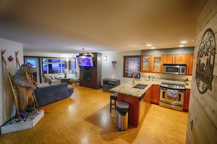 The Powder Nest At Big White. Private Hot Tub - Big White Ski Resort, BC