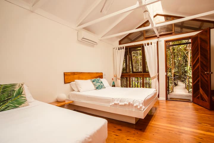 Daintree Rainforest Stay For 3 - Triple Cabin - Queensland