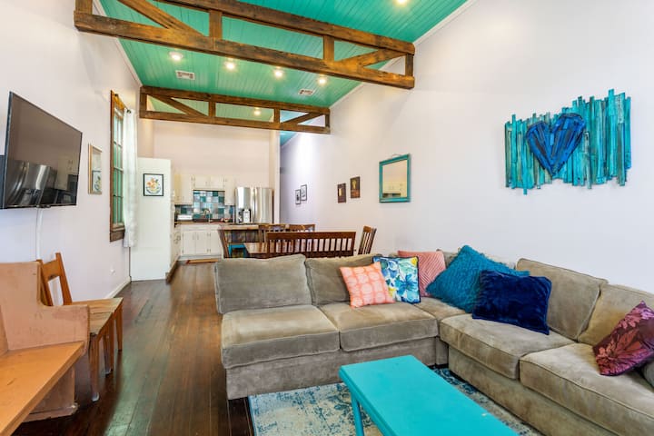 4-bedrooms Sleeps 8! Bywater 2 Stories! - Nueva Orleans, LA