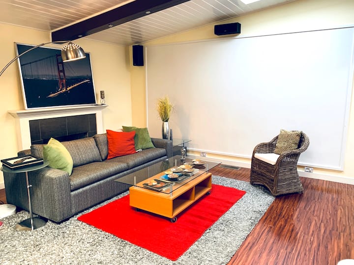 # 4br Movie Theater Families Kids Games - Mountain View, CA