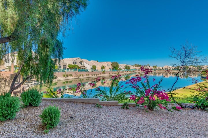 Ahwatukee Foothills Village Condo - Sonoran Desert National Monument