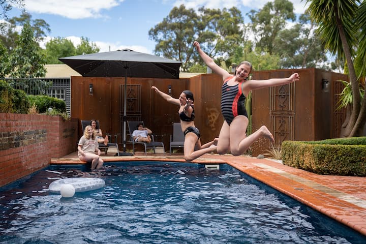 Private Estate 10 Bedrooms, 27-30 Pax, Games Room, Bar, 9 Bathrooms, Spa Suites - Healesville