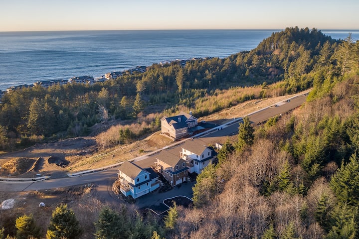 Depoe Hills Community! Ocean Views! Gr. Mo. Rates - Depoe Bay, OR