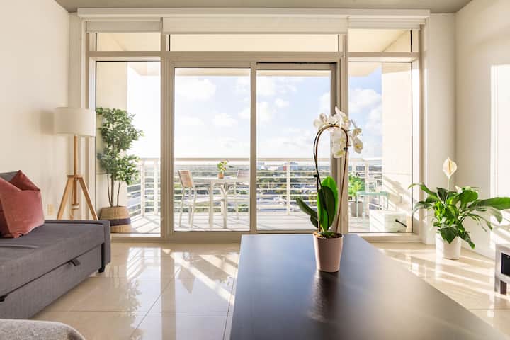 Relaxing Apartment In Midtown - Miami, FL