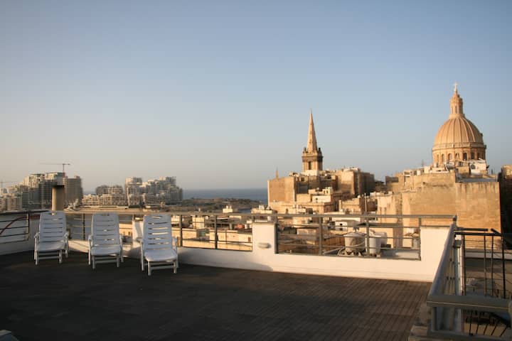 Old Mint Penthouse - Terrace & Superb Bay View - La Valette