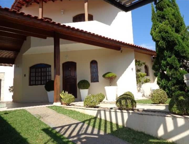 Lindo Sobrado Com Piscina E Churrasq. - Peruíbe