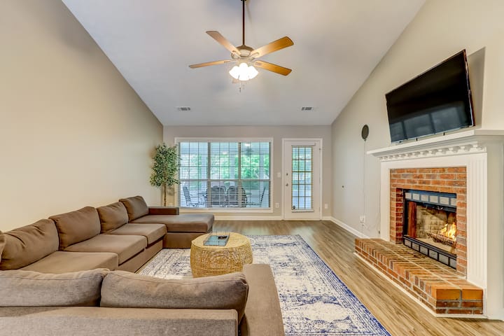 Lawrenceville, No Stairs, 4br, Sleeps 11! - Lawrenceville, GA