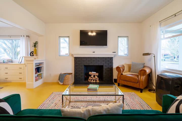 Vibrant+artistic Boutique Home Near Uo + Downtown - Eugene, OR