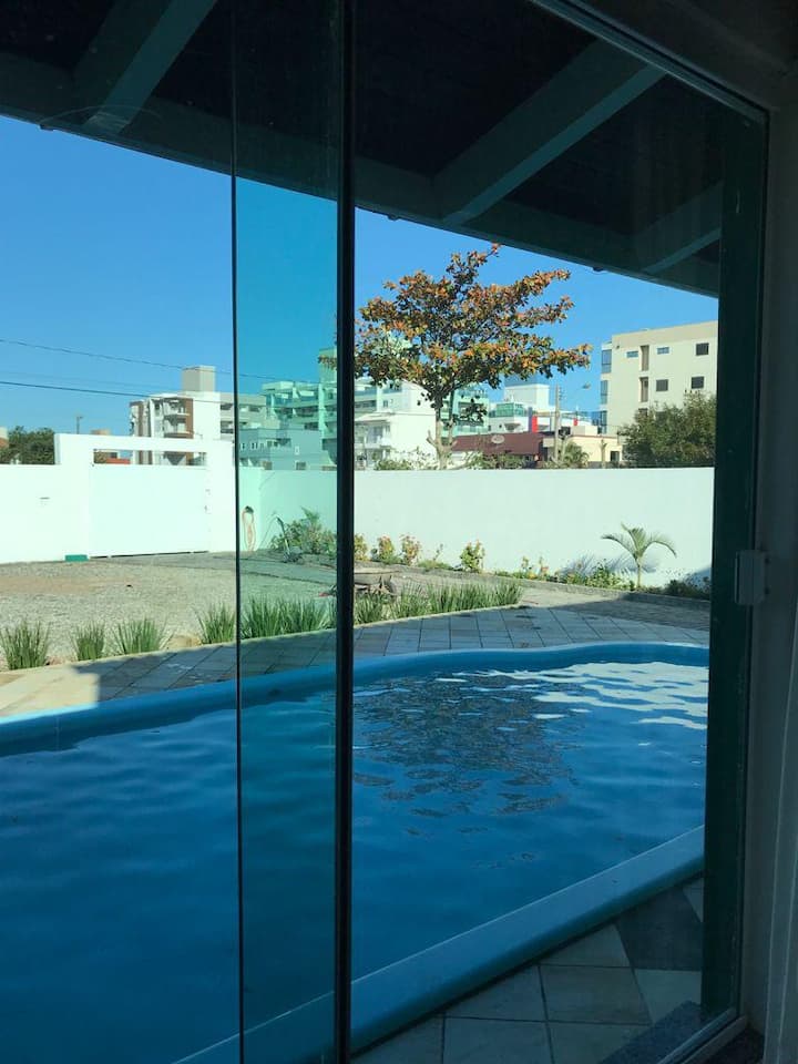 Casa Com Piscina Em Mariscal 5 Quartos- Bombinhas - Bombinhas