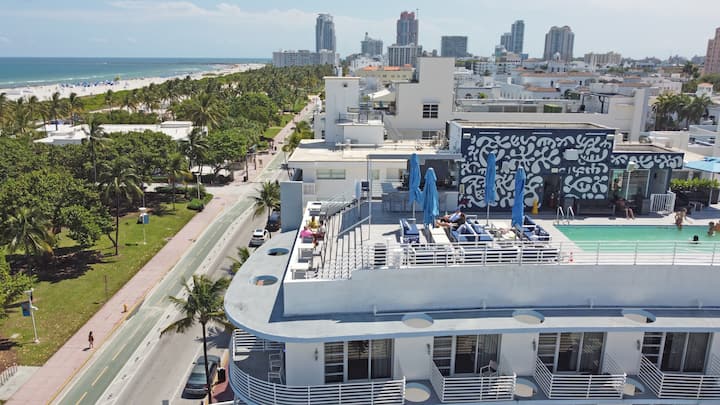 Ocean Drive Apartm Roof Top Pool Beach Access C406 - South Beach, FL
