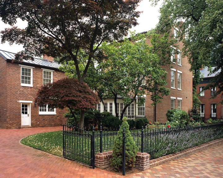 Prestigious Historic Annapolis Home, Parking For 5 Cars, Walk To Everything! - Annapolis, MD