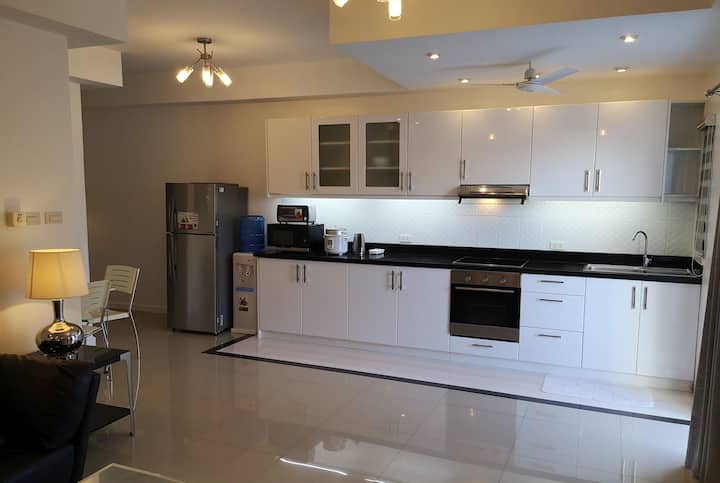 One Bedroom 75 M2 Suite H In Ambassador Suites - Angeles