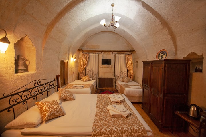 Cappadocia Cave Rooms  Quad - Nevşehir
