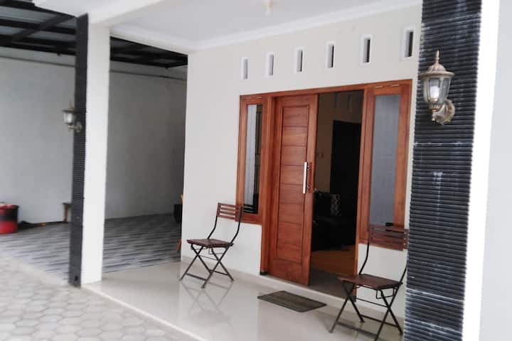Omah Bagoes, Rumah Nyaman Tenang Dan Murah - Yogyakarta Region