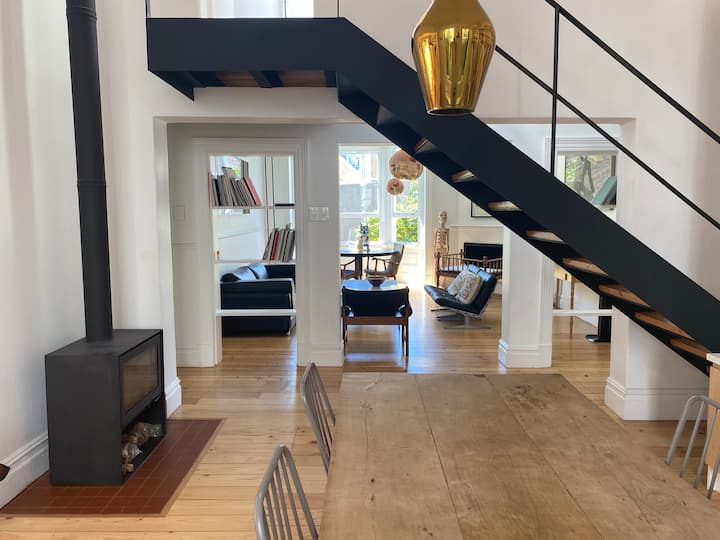 Big, Beautiful Victorian With Magical Garden - Camps Bay